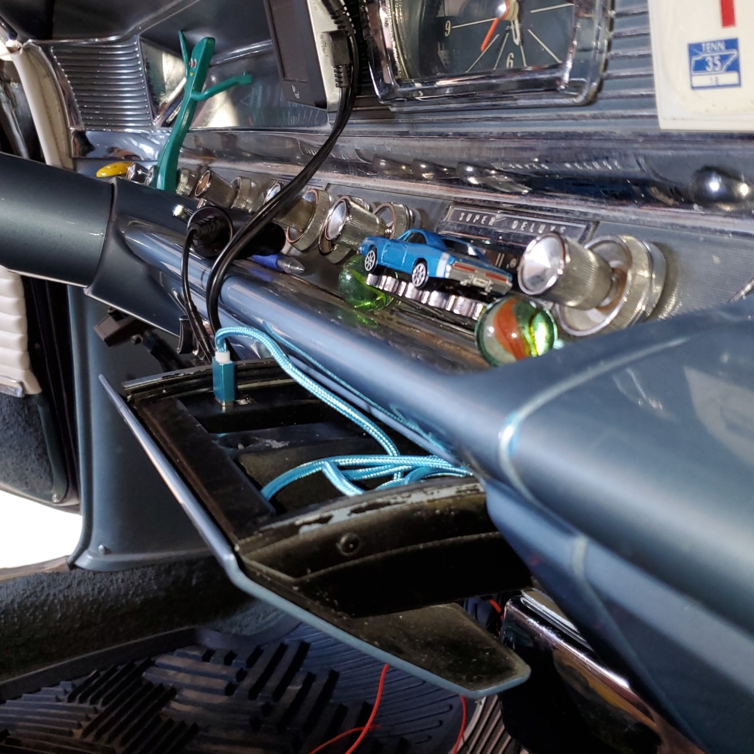64 Pontiac USB charger - USB Chargers for Classic Vehicles